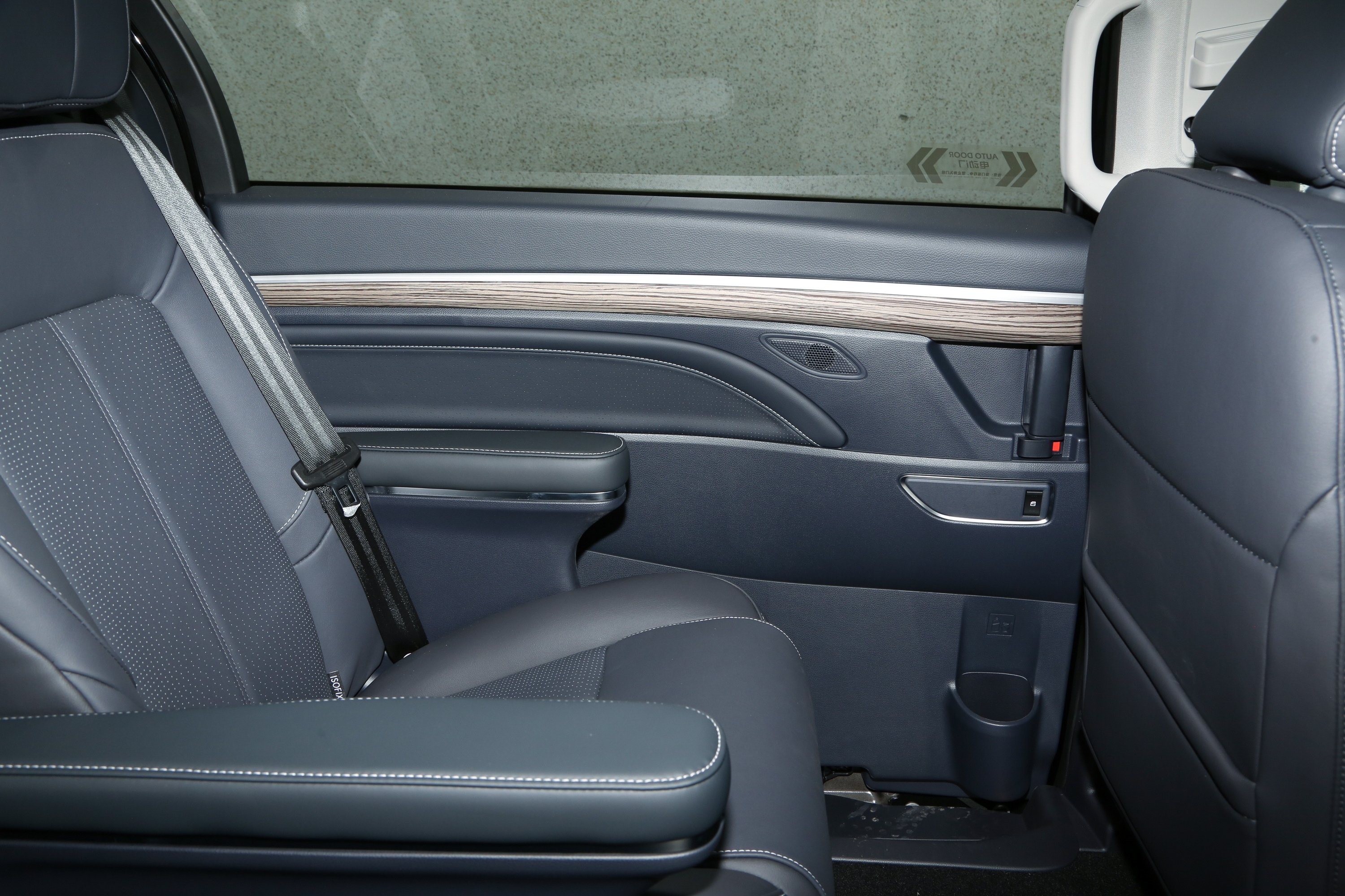 【2024款 传祺M8 领秀系列 390T 尊享版 7座汽车报价_图片_参数配置】-易车_广汽传祺绍兴众天店