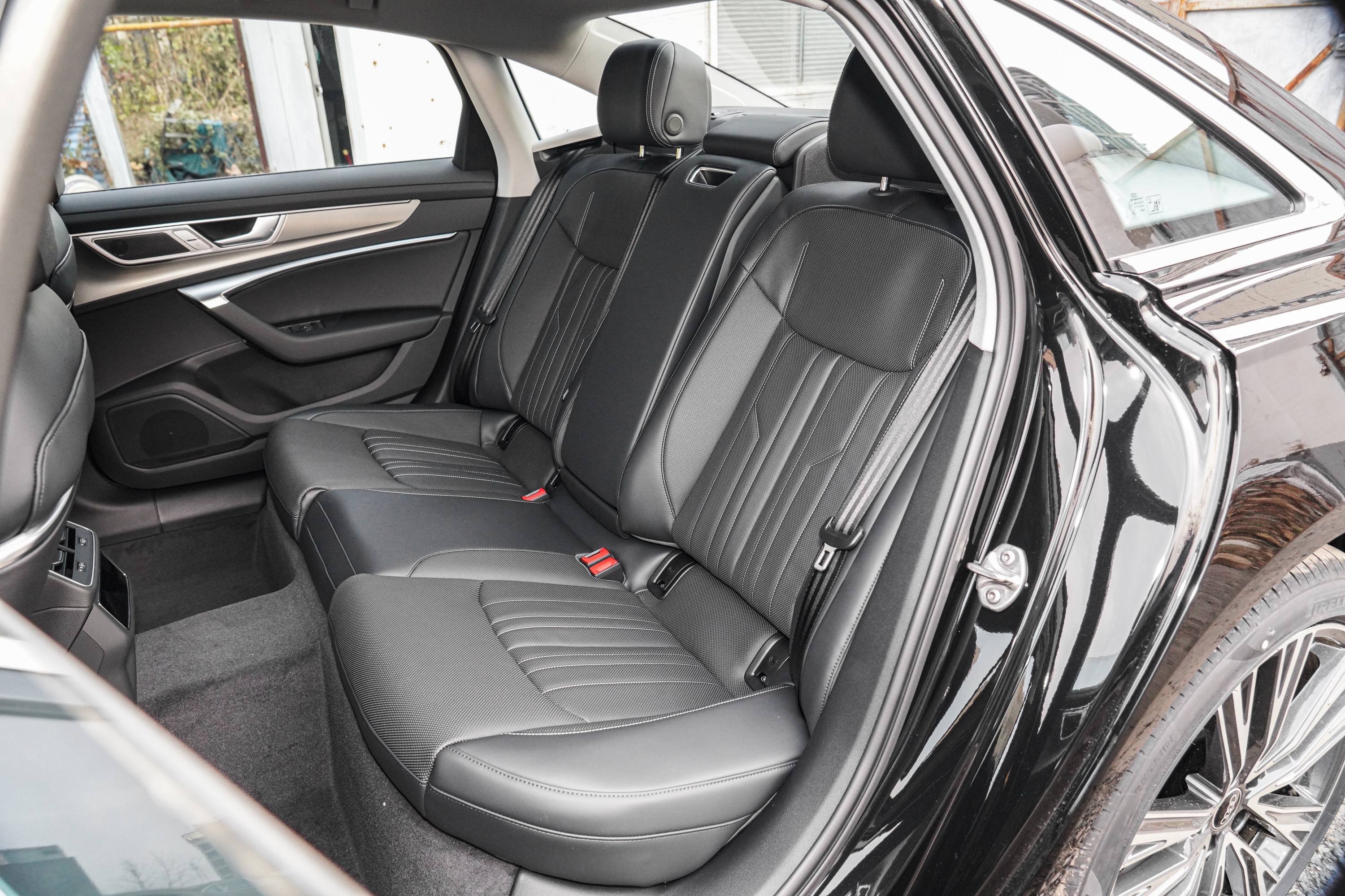 【2025款 奥迪A6L 45 TFSI 臻选动感型汽车报价_图片_参数配置】-易车_上海东联沪港