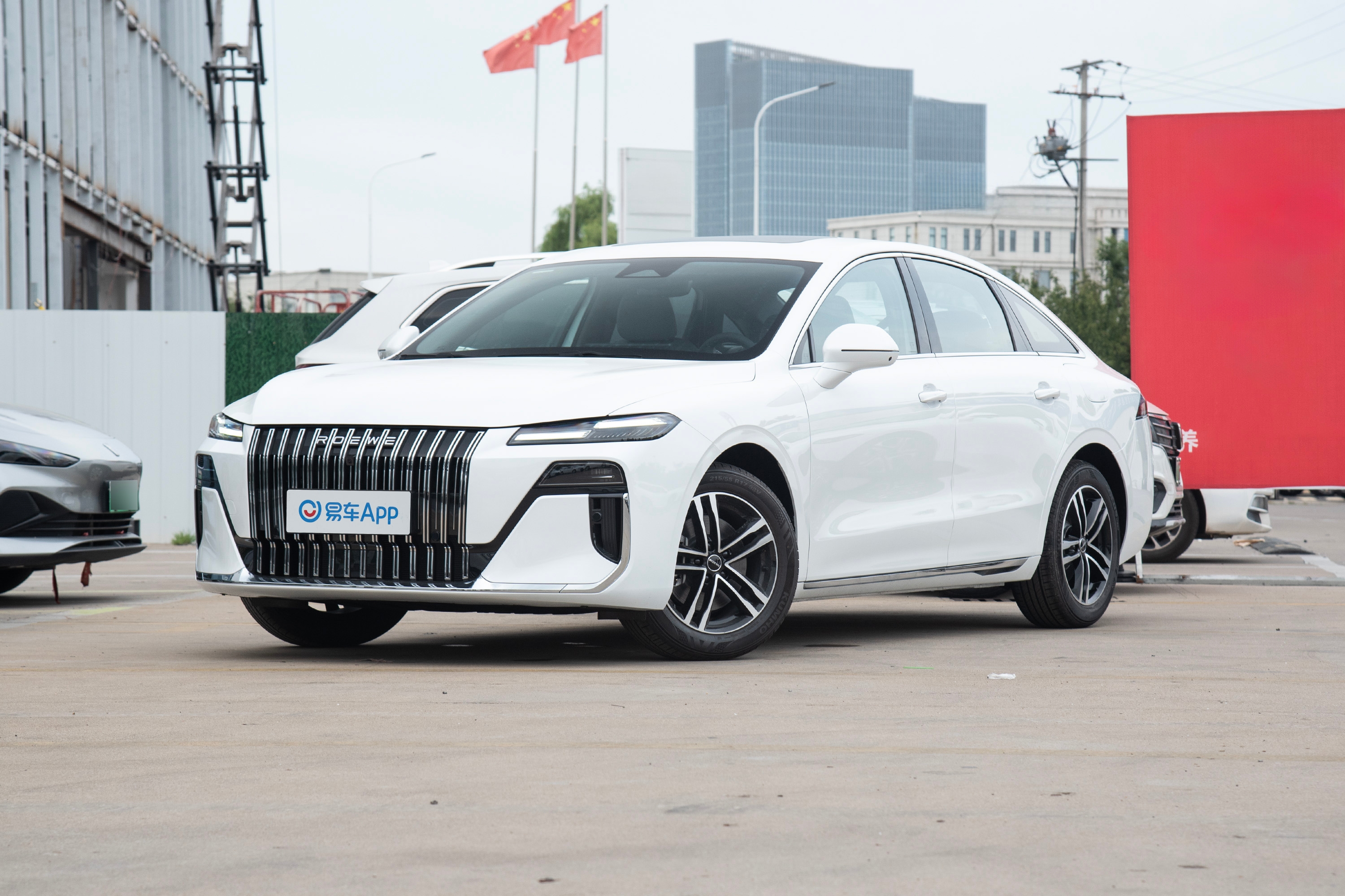 【2025款 荣威M7 DMH 1.5L 160km 舒享版汽车报价_图片_参数配置】-易车_沧州鸿尚荣威店